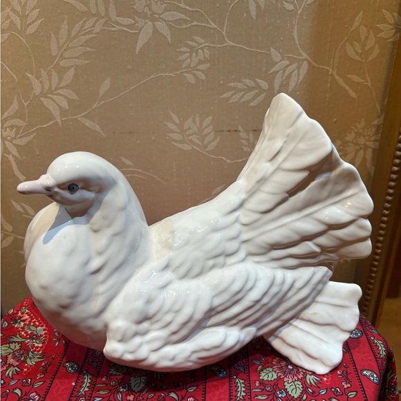 Ceramic Dove | Accents | Vintage Ceramic Love Dove Figurine | Poshmark